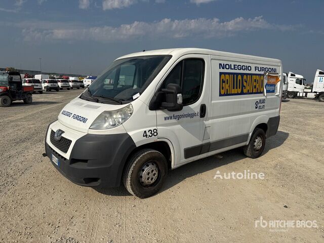 Prodaje se Peugeot Boxer minibus furgon na aukciji