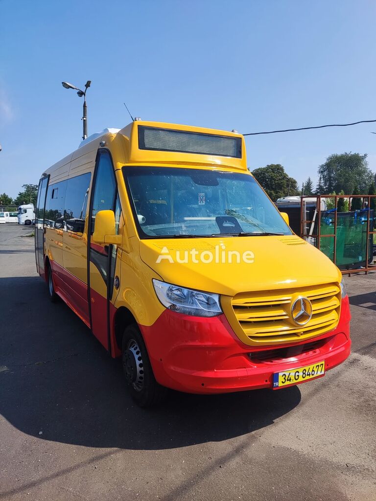 Novi Mercedes-Benz Sprinter putnički minibus