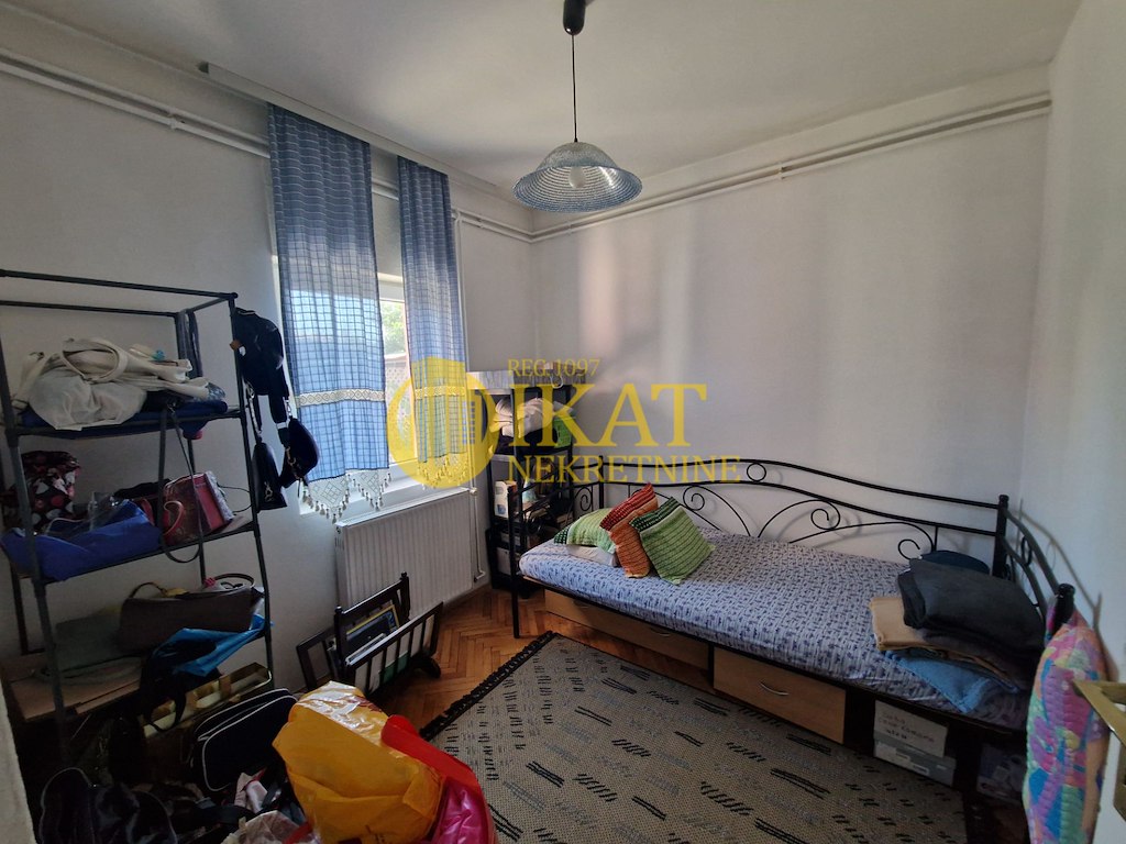 Novi Beograd kuća 250m2, garaža, 10 ari placa ID#5297
535.000 €