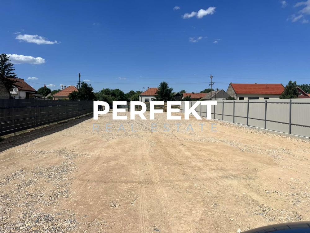 Starčevo, plac
500 €