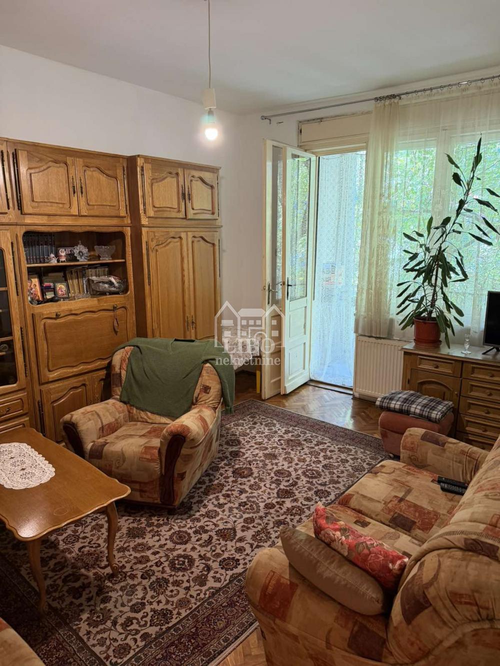 Dvosoban,konforan stan P=76m2.-centar ID#2465
163.000 €