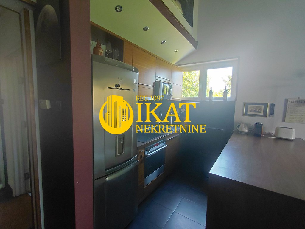 Autokomanda, Bulevar oslobođenja, 136m2, 4.0, dupleks, sa garažom ID#5301
380.000 €