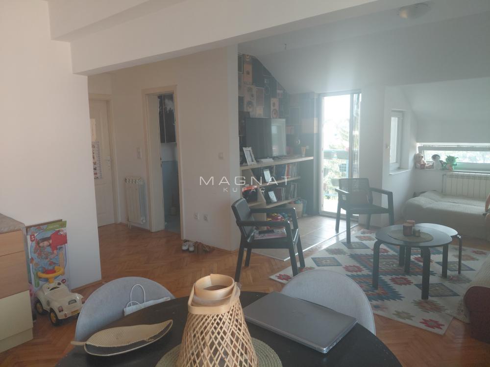 Denkova bašta, stan sa parking mestom ID#5770
239.990 €