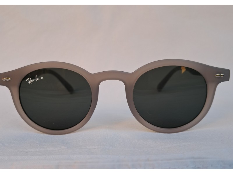 Ray-Ban RB4552