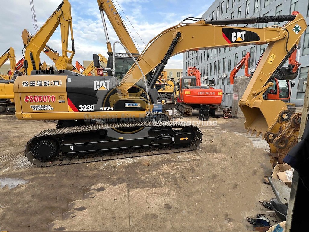 Caterpillar 323D bager guseničar