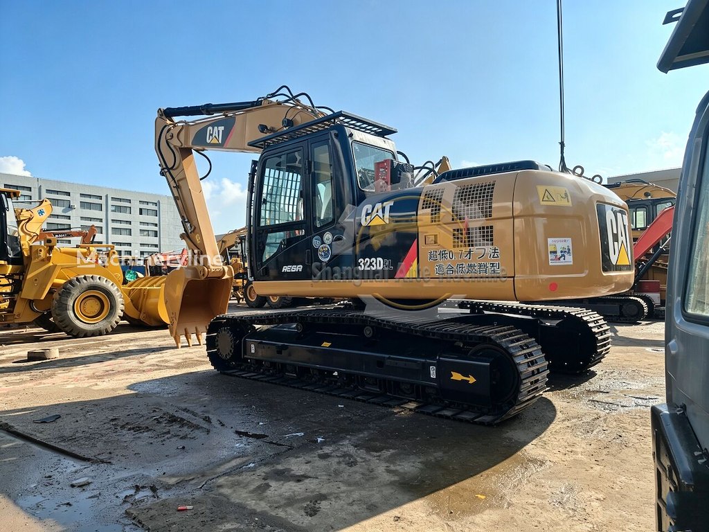 Caterpillar 323D bager guseničar