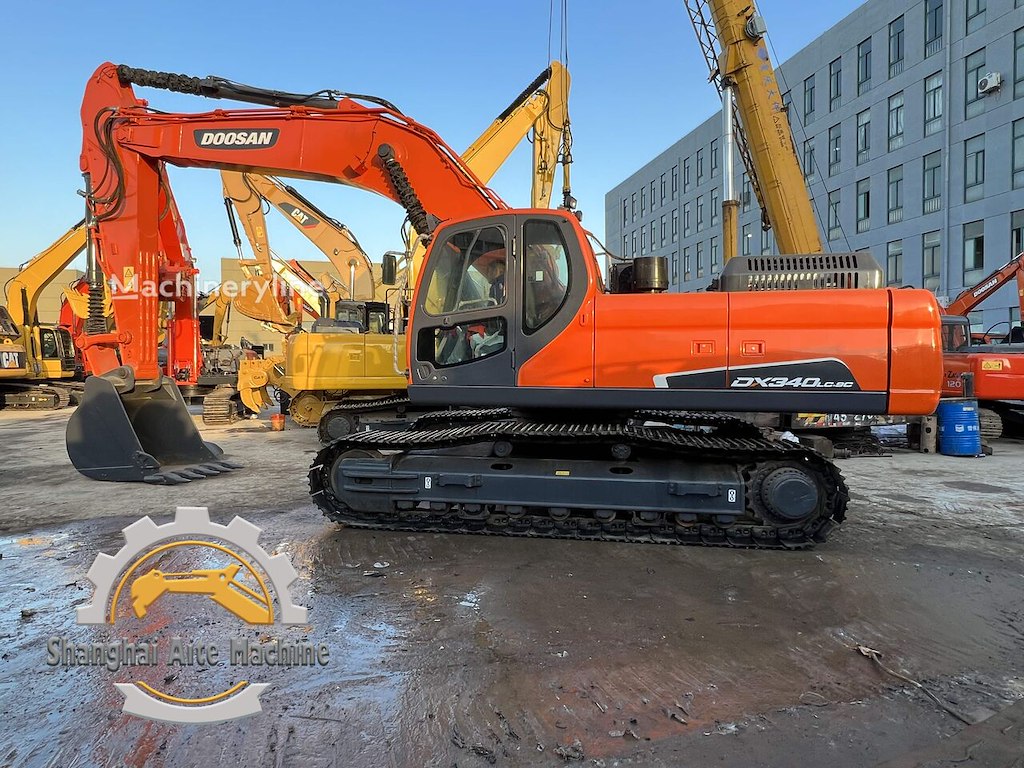 Doosan DX340LC bager guseničar