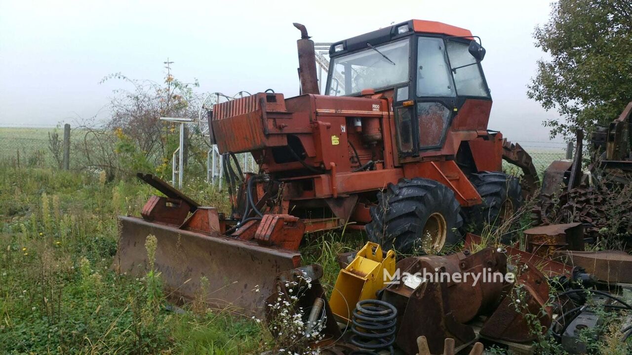 Ditch-Witch R100 rovokopač