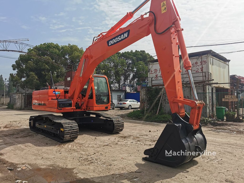 Doosan dx225lc bager guseničar