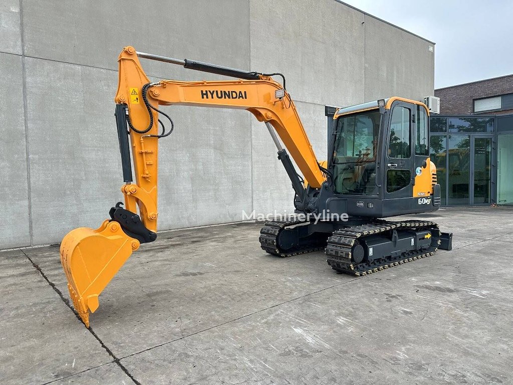 Prodaje se Hyundai R60VS mini bager na aukciji