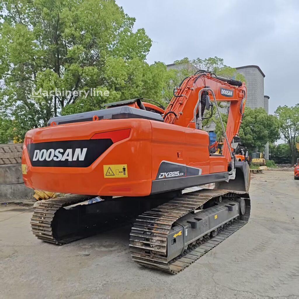 Doosan DX225LCA bager guseničar
