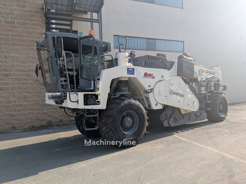 Wirtgen WR 2000 stabilizator tla