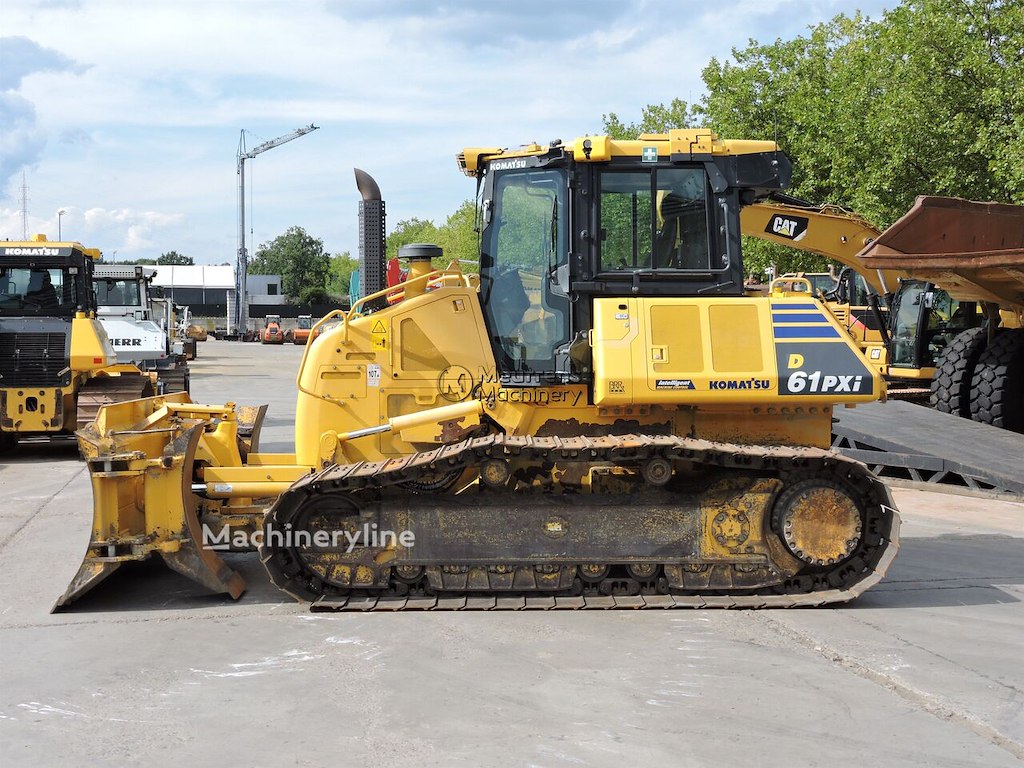 Komatsu D61PXI-24 buldožer