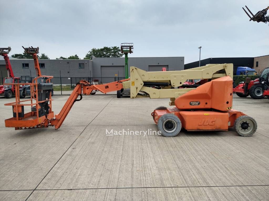 JLG E400 AJPN (081) hidraulična zglobna platforma