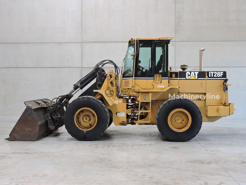 Caterpillar IT28F prednji utovarivač