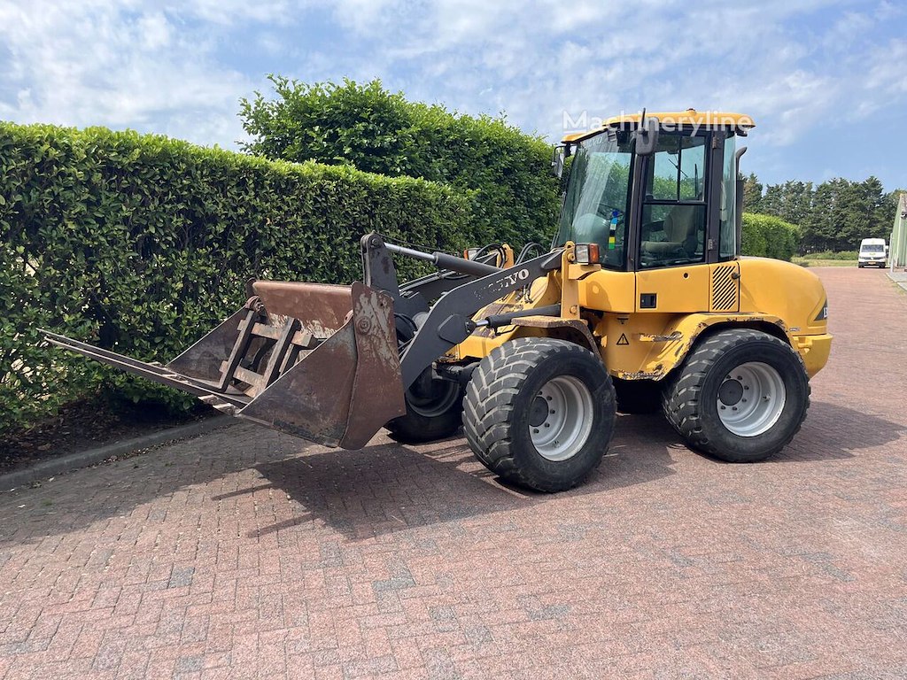 Volvo L30B multifunkcionalni utovarivač