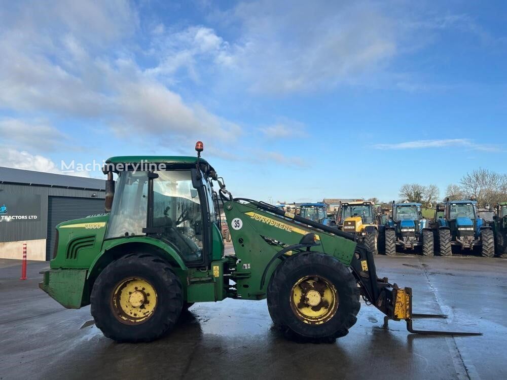 John Deere 3800 teleskopski prednji utovarivač