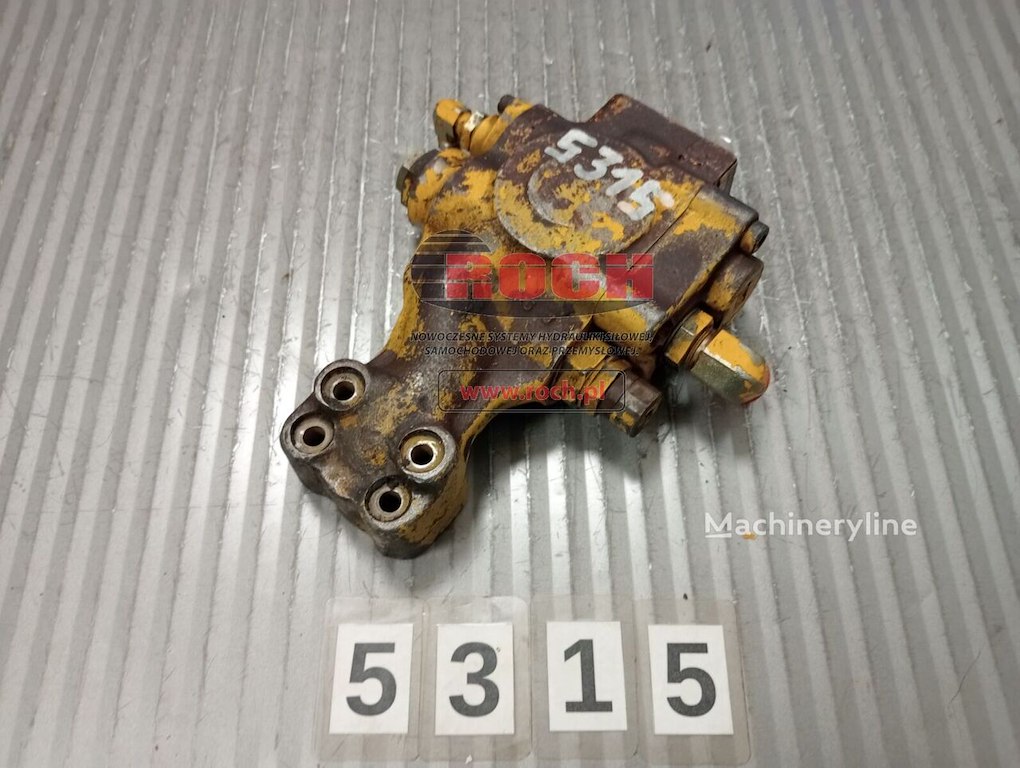 ZAMEK SIŁOWNIKA Komatsu AT5 276 za bagera