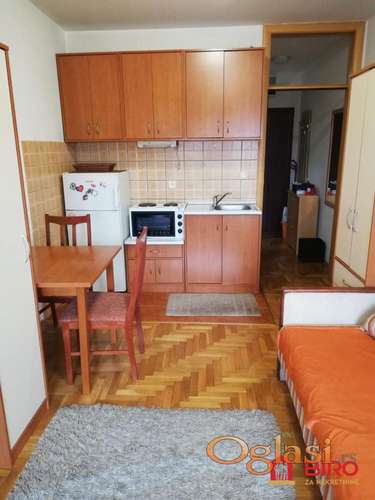 Izdavanje garsonjere 26m² – Temerinska ulica, Novi Sad