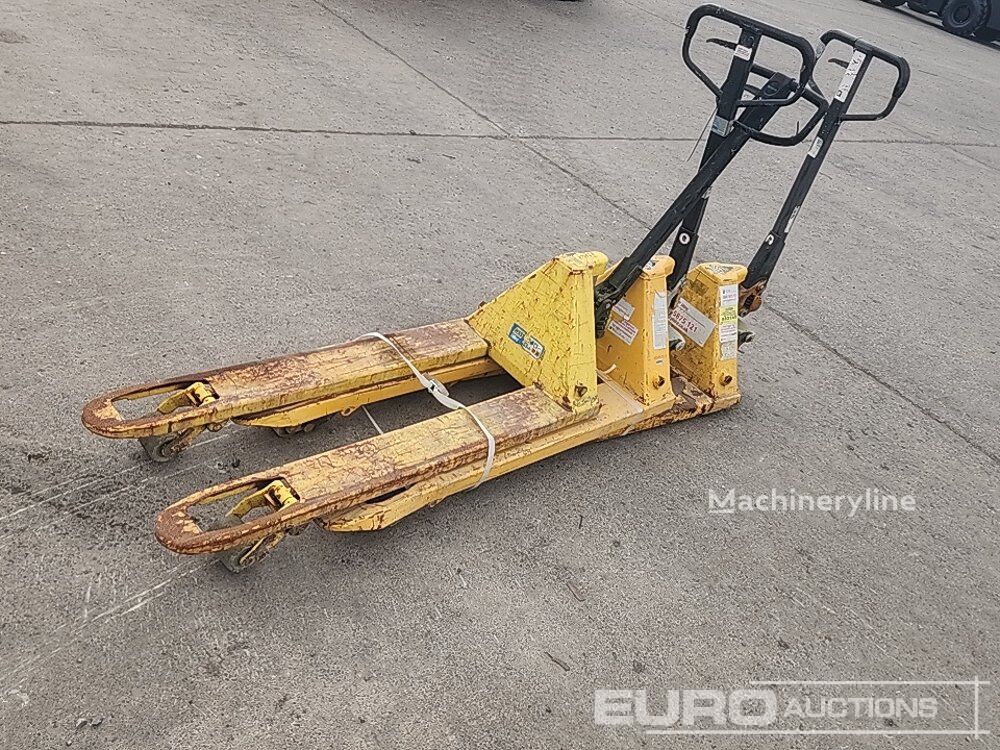 Prodaje se Pallet Truck (3 of) kašiku za prednje utovarivač na aukciji