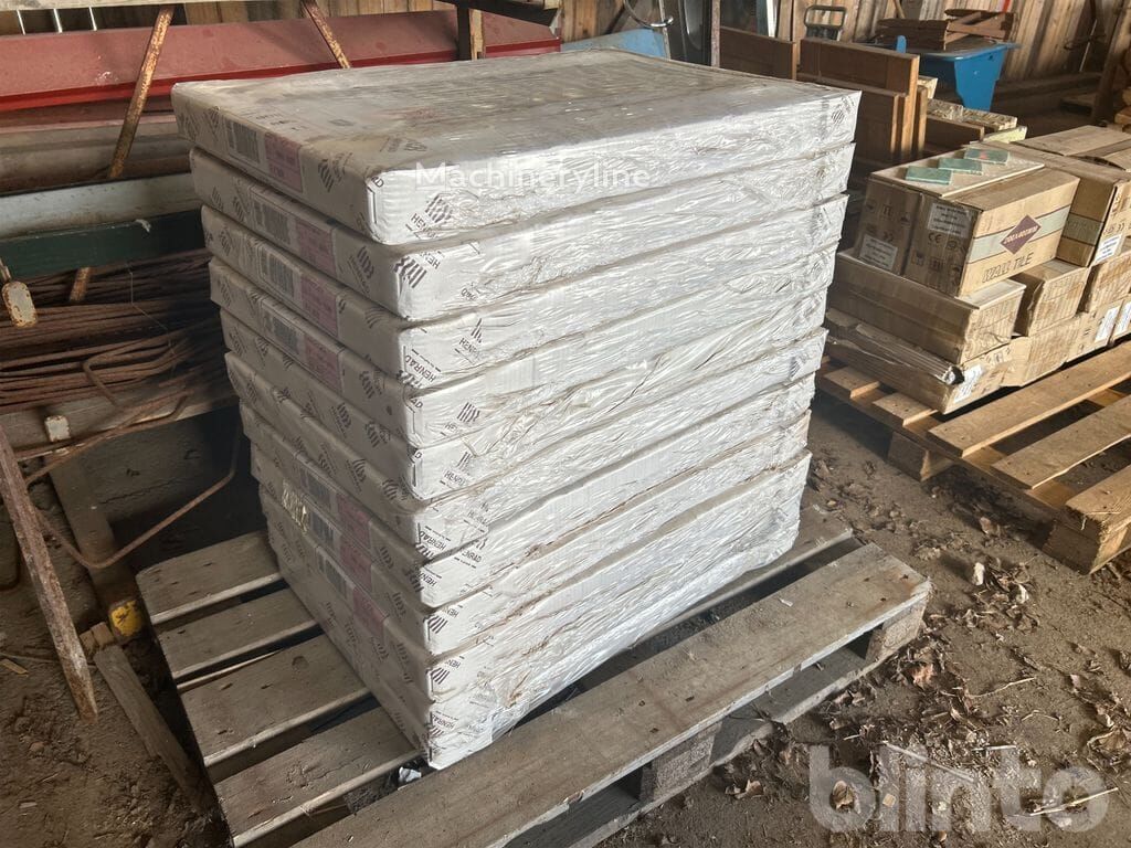 Prodaje se Henrad Compact 500x800 ECBR konvektor na aukciji
