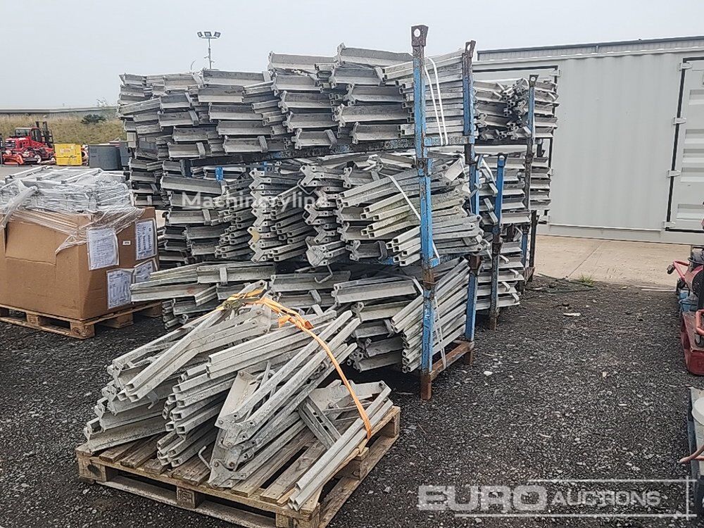 Prodaje se Stillage of Prop-Tri Pods (14 of) paletni regal na aukciji