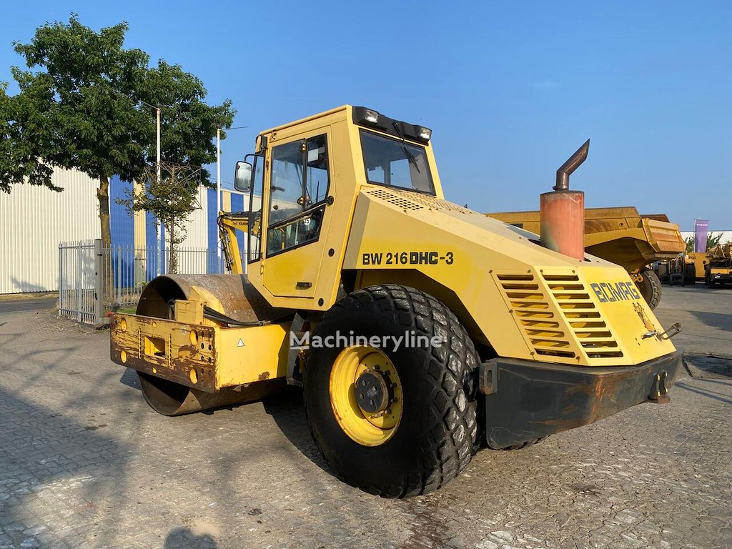 BOMAG BW216 . kompaktor s jednim valjkom