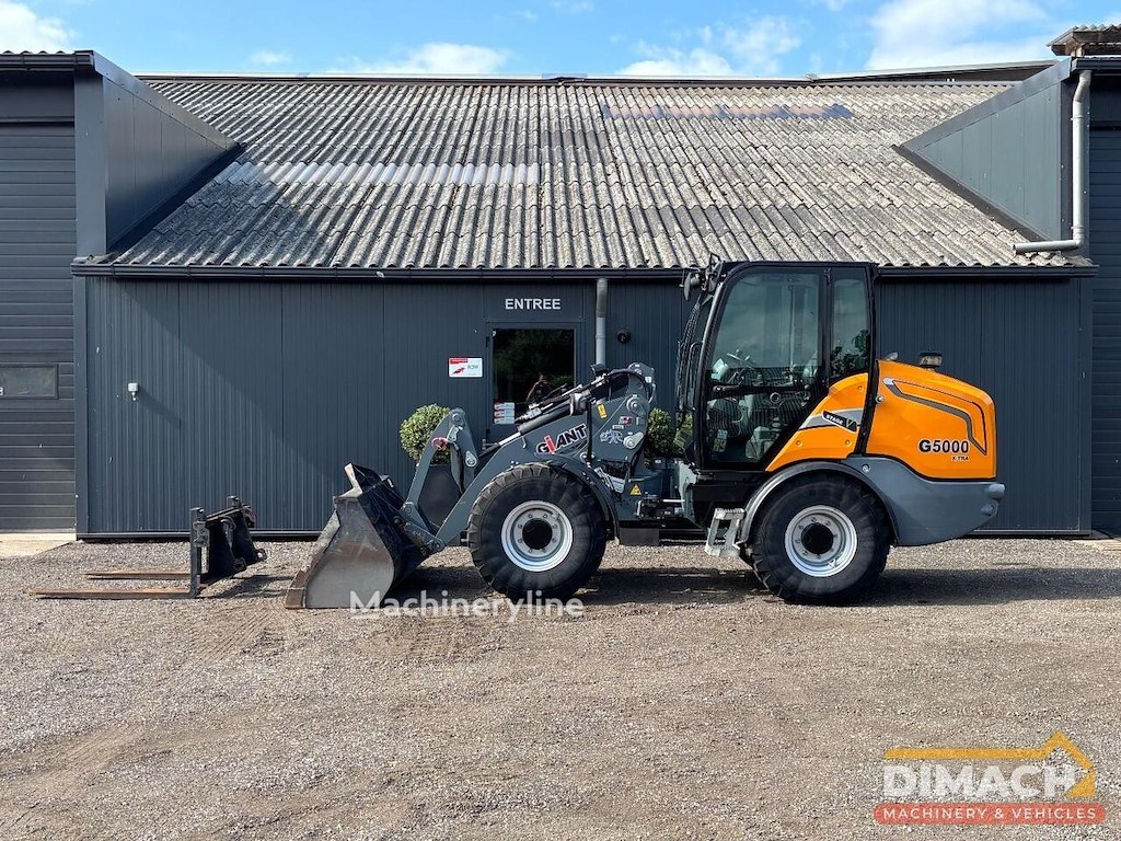 Giant G5000 X-TRA 4x4 - Stage V - bucket and pallet forks - hydraulic prednji utovarivač