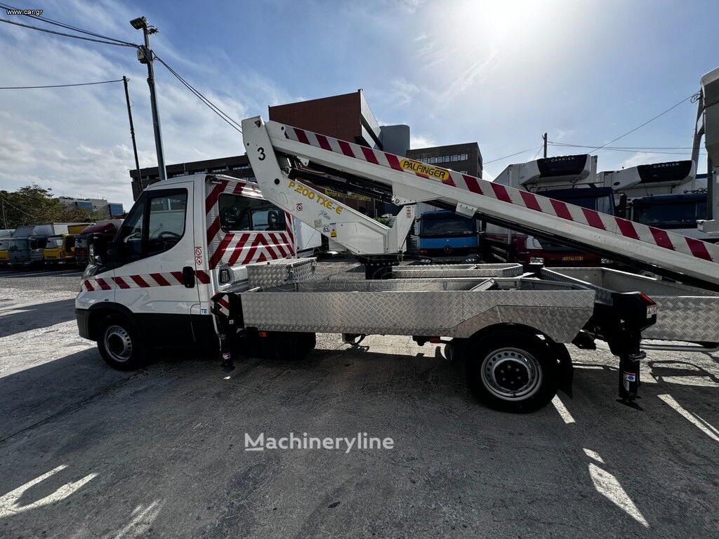 IVECO Daily 35C11 auto dizalica s korpom