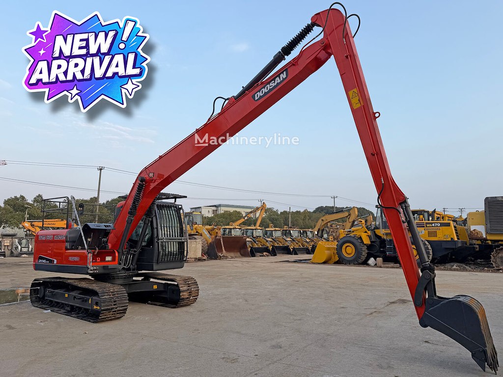 Doosan DX140 bager sa dugom strelom