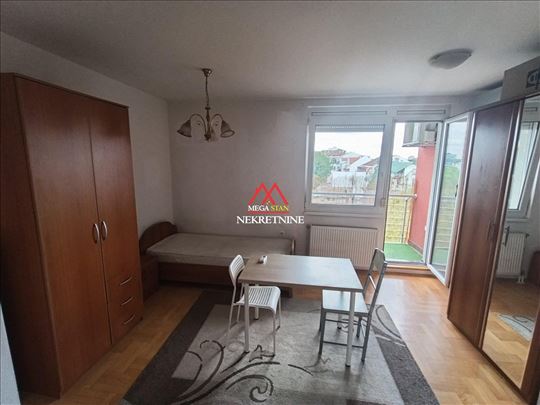 Garsonjera - 28m2 - Adamovićevo naselje