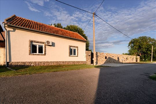 Na prodaju etno vikend kuća u Potpornju