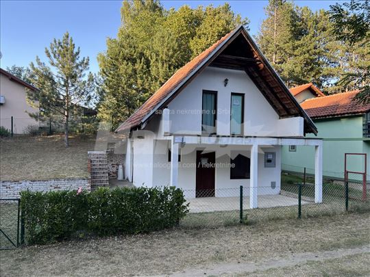 Vikend-kuća 75 m² u turist. naselju Vinci, Golubac