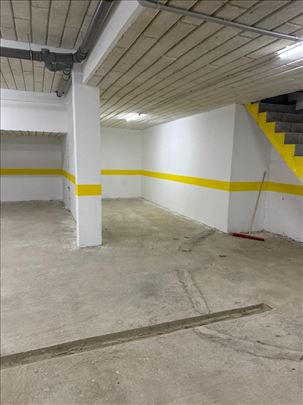 Cela Garaza, 17 pm, 160k sa PDVom, 300m2, Povoljno