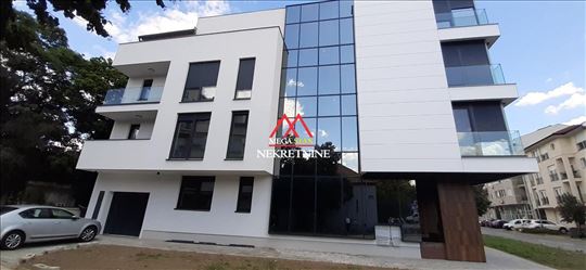 Garažno mesto u novoj zgradi – Salajka
