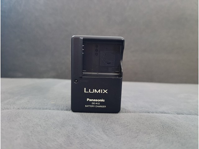 Panasonic Lumix punjac - DE-A12