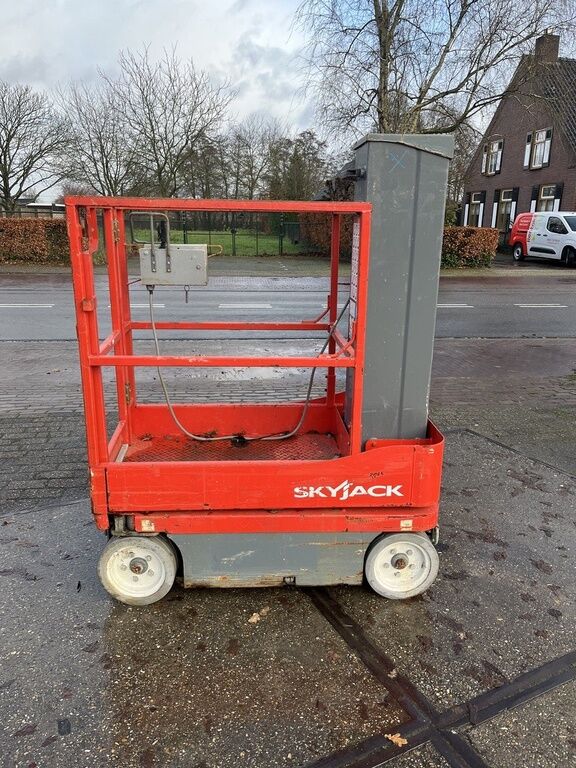 Skyjack SJ16 jarbolna penjajuća platforma