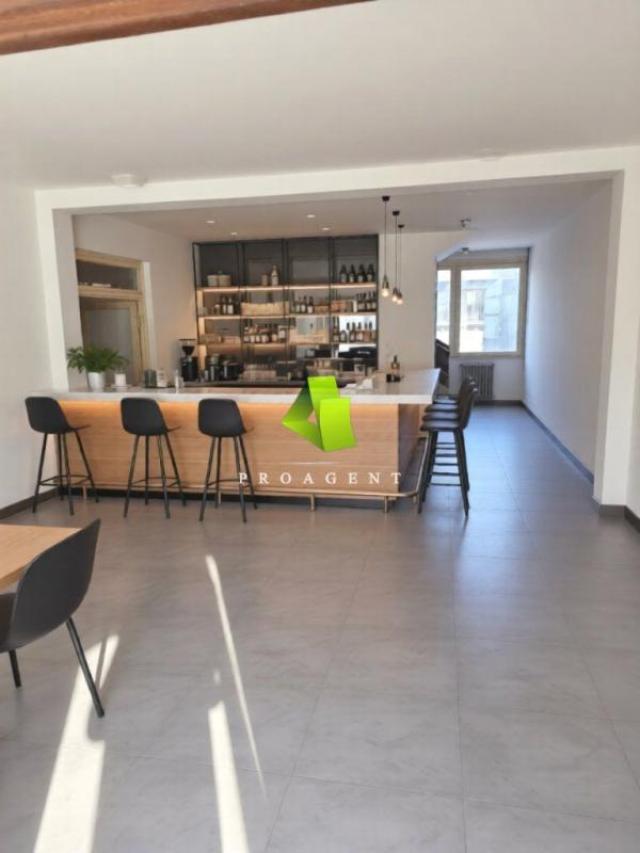 Renoviran poslovni prostor u Mašinskoj ID#8656