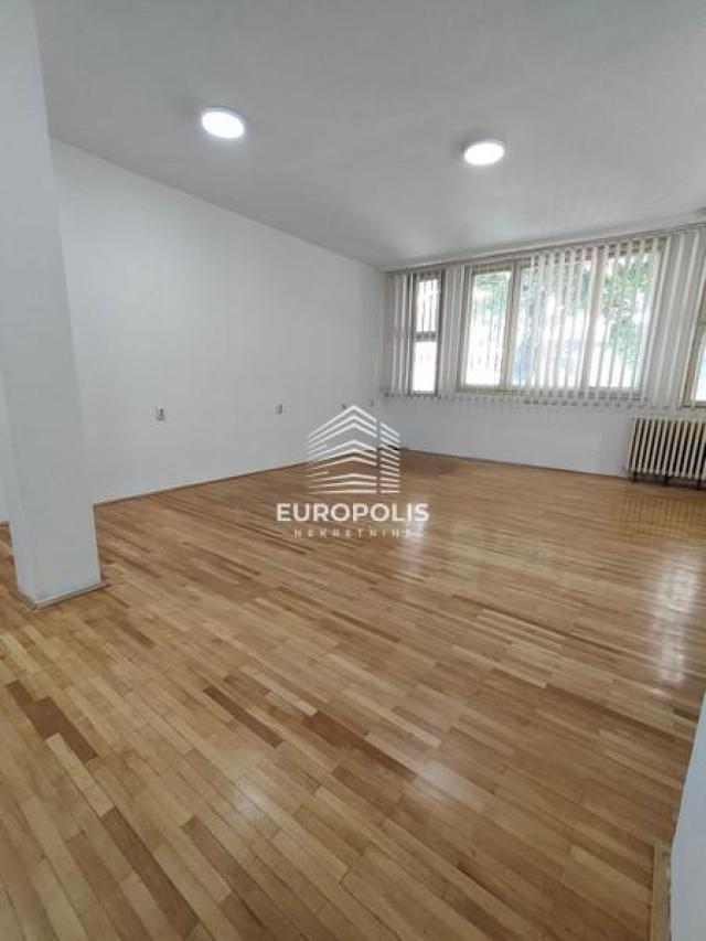 Poslovni prostor, Banovo brdo, odlična lokacija ID#9852