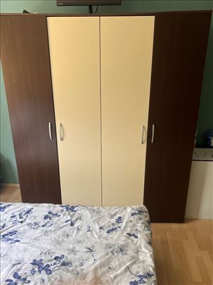 Prodajem ormar sa krevetom i dušekom