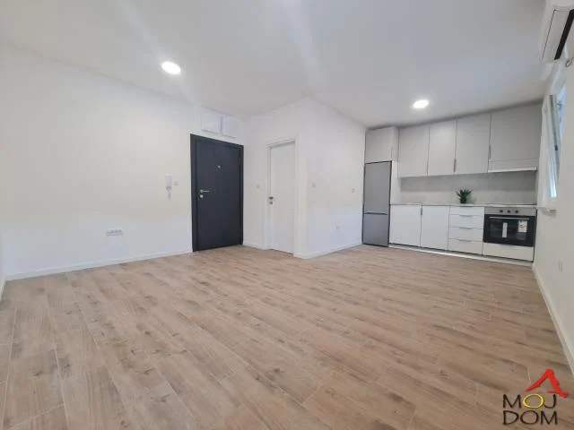 NOVI SAD - VIDOVDANSKO NASELJE - GARSONJERA - 26 m2 - 68,900€