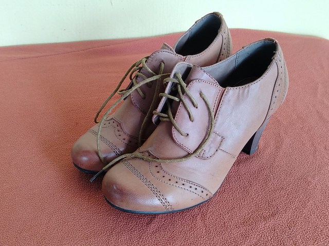 Zenske cipele Mmm 37-500 dinara