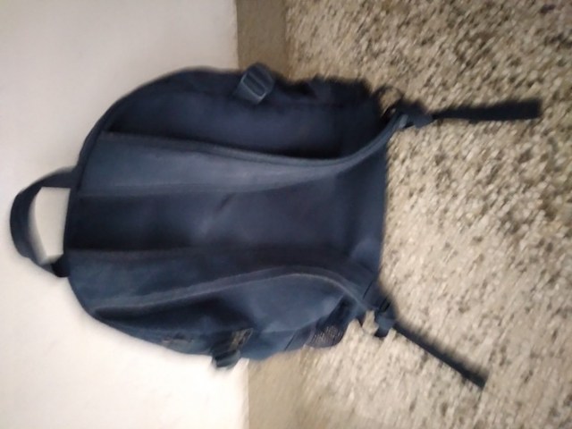 Ranac Adidas manji dim.oko. 45 x 32 cm.poliester,polova