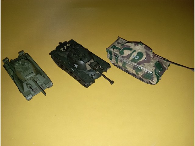 Tenkovi 1/72