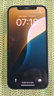 iPhone 12 64GB crni odlicno stanje