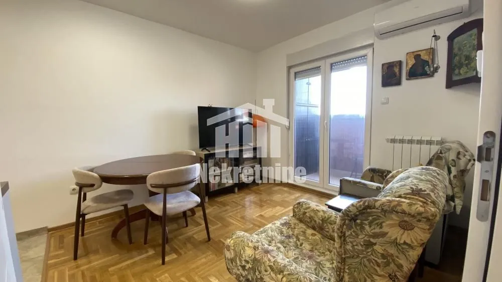 Prodaja, jednosoban stan, 36m², Zemun Cara Dušana, Zemun Sve Podlokacije