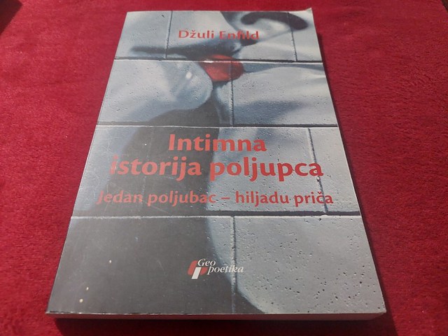 Intimna istorija poljupca Džuli Enfild TOP