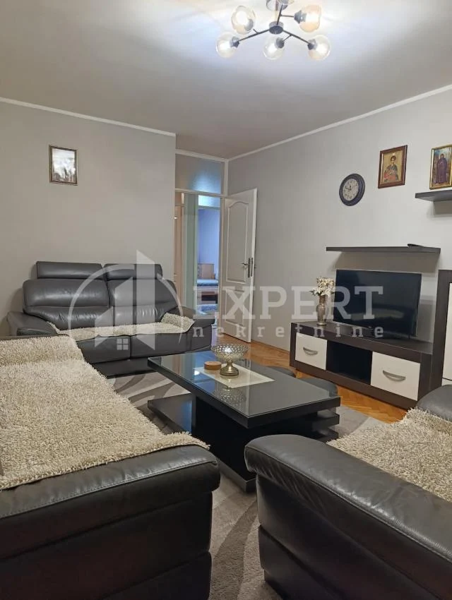 Izdaje se odličan, dvoiposoban stan kod Gradske bolnice, 67m2