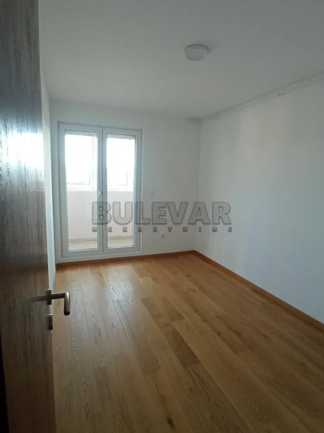 Nov trosoban stan sa zastakljenom terasom - 65 2, Erdoglija, Kragujevac