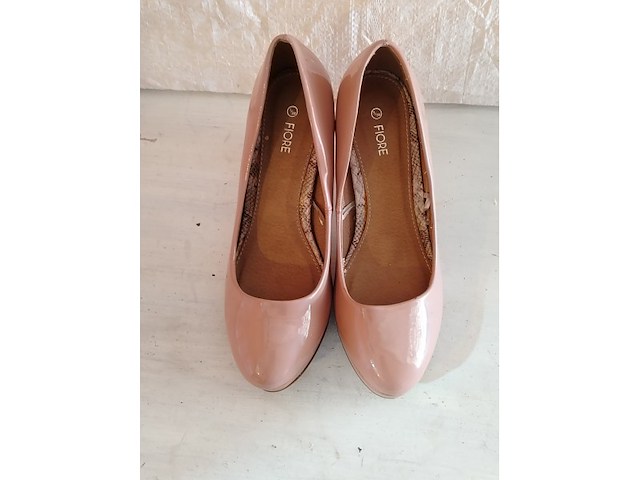 Elegantne lakovane puder-roze salonke FIORE (Matalan)